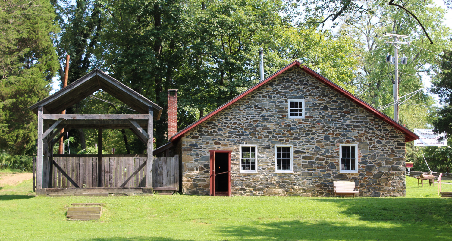 Exurbs vs Suburbs: Breaking Down the Pros and Cons for Buyers